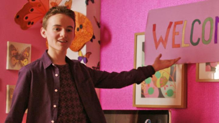 Welcome Chloe - CBBC - BBC