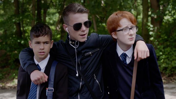 Dillon spots Jamie's dad - CBBC - BBC