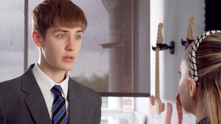 Ollie dodges Kat - CBBC - BBC