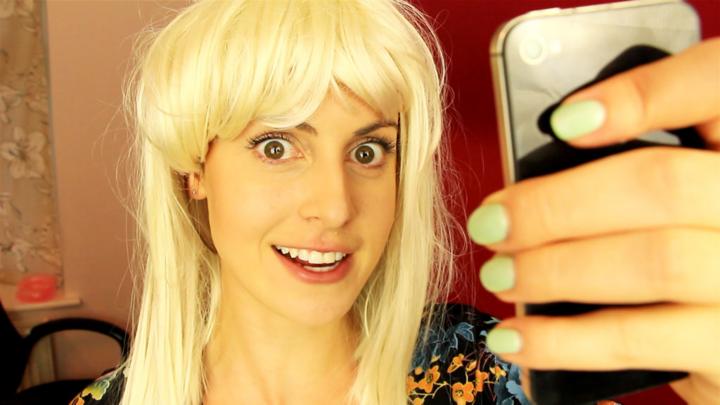 Laura's Photo Apps Review - CBBC - BBC