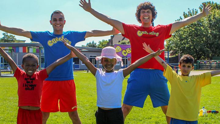 Get Ready to Dance with the Elves - CBeebies - BBC