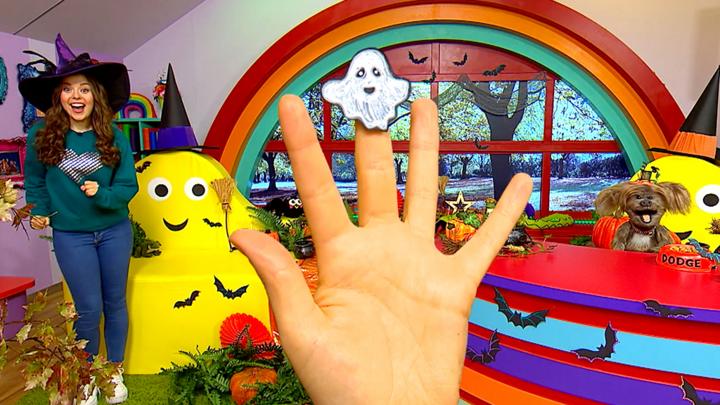 Happy Halloween song - Halloween music for kids party - CBeebies - BBC