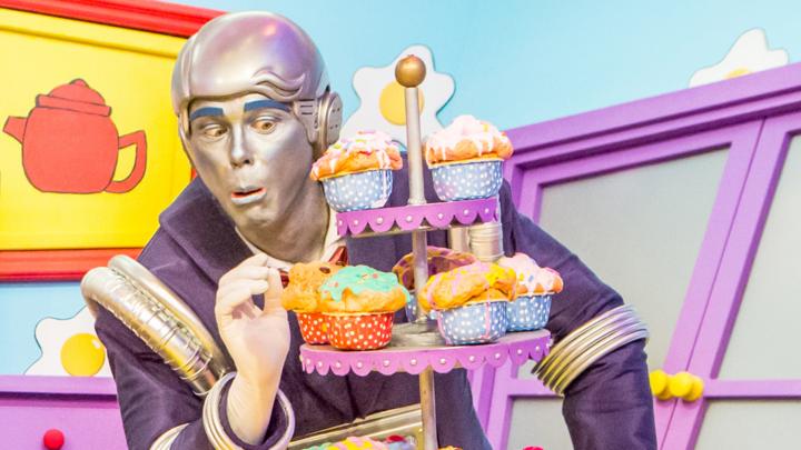 Justin’s House Birthday Party - CBeebies - BBC