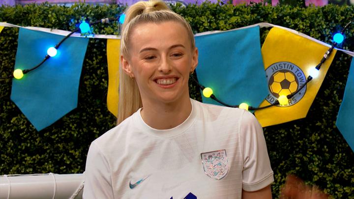 Can Chloe Kelly help Cat score a goal? - CBeebies - BBC