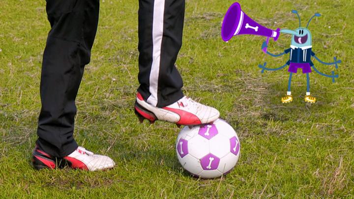 Super Skills: Toe Taps - CBeebies - BBC