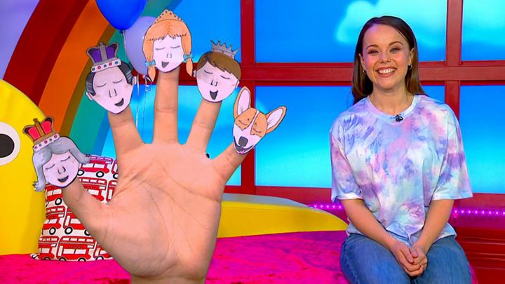 Royal Family finger puppets rhyme - CBeebies - BBC