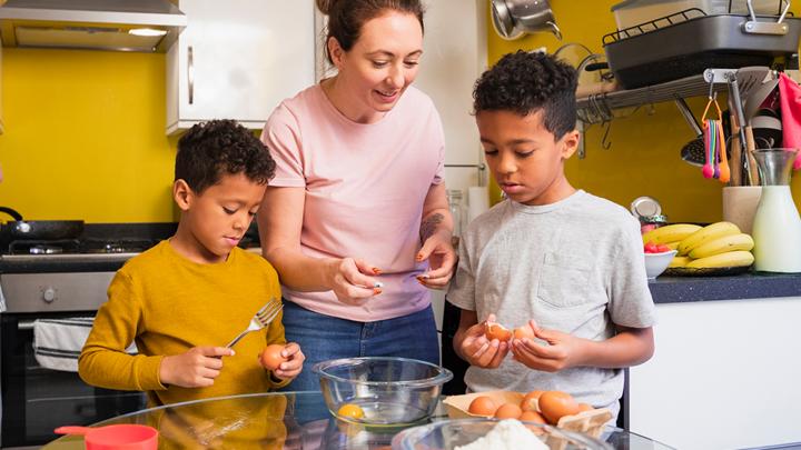 Easy and simple to follow pancake recipe to cook with kids - CBeebies - BBC