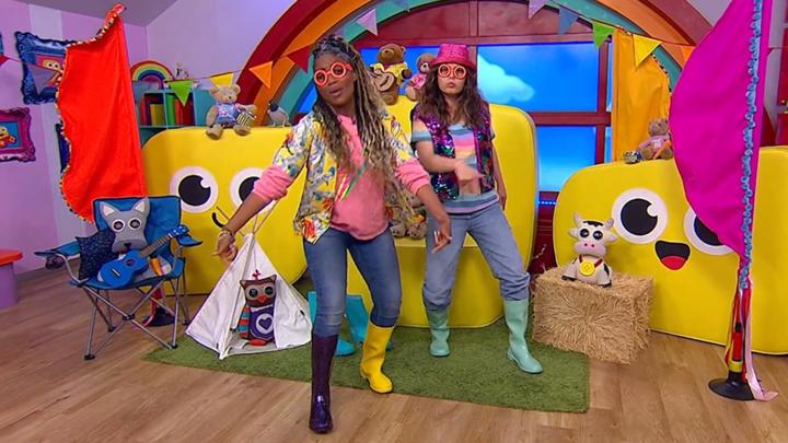 How many carrots can you spot? - CBeebies - BBC