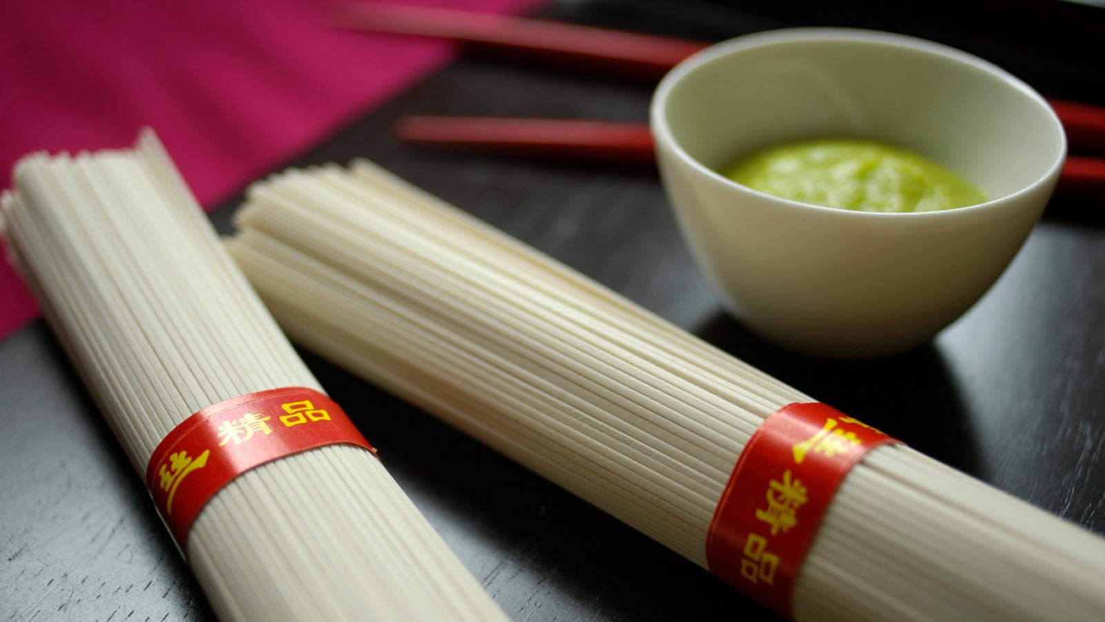 Rice noodles recipes - BBC Food