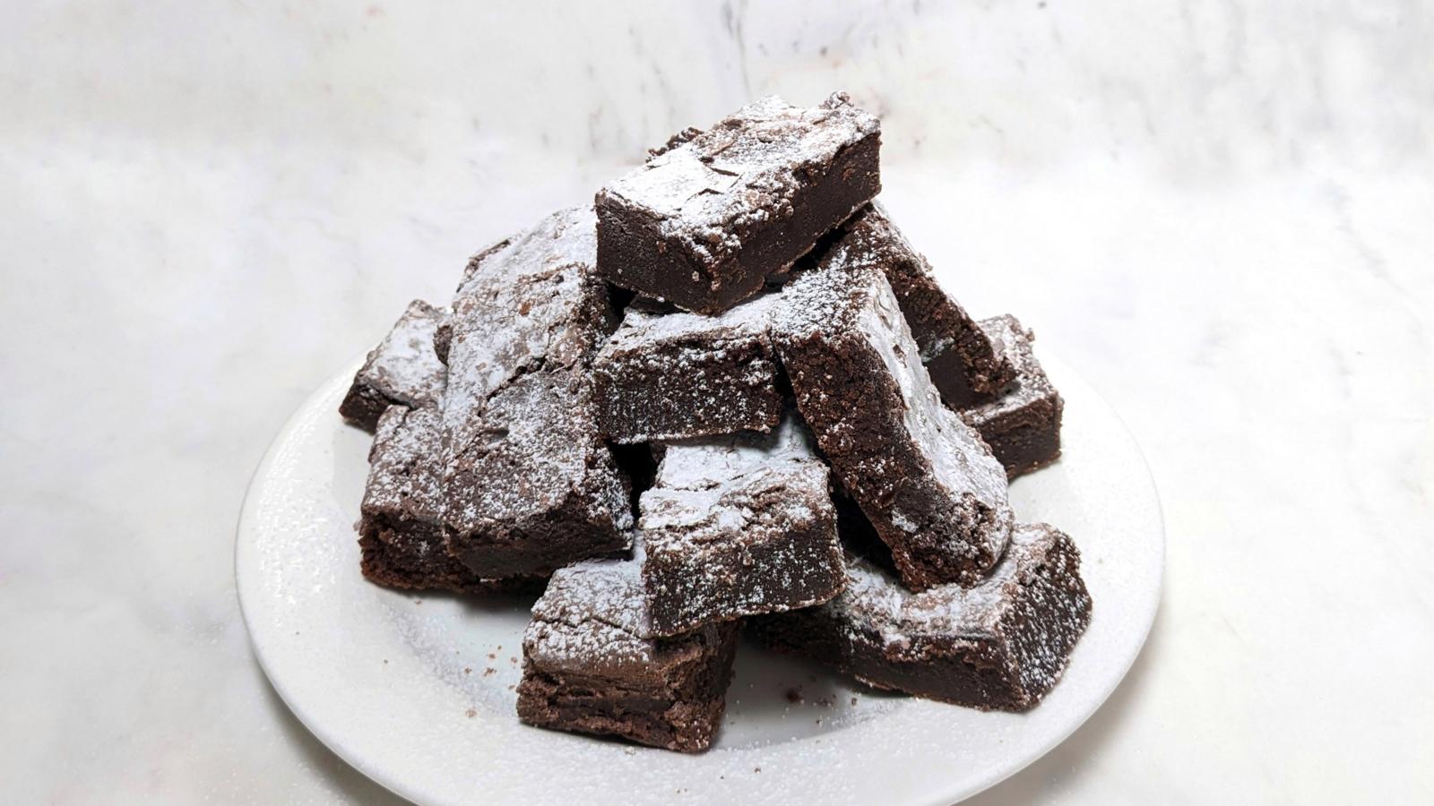 Brownies two ways recipe - BBC Food Brownies two ways recipe - BBC Food
