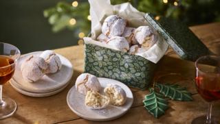 Swiss meringue buttercream recipe - BBC Food