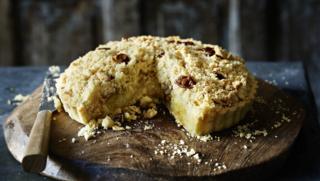 Apple crumble recipes - BBC Food