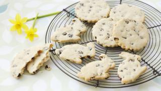 Garibaldi biscuits recipe - BBC Food