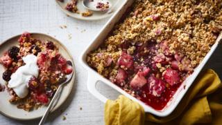 Healthy apple crumble recipe - BBC Food