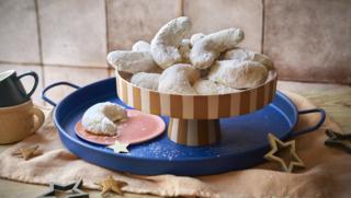 Fat rascal buns recipe - BBC Food