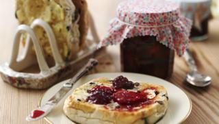 Summer berry jam recipe - BBC Food