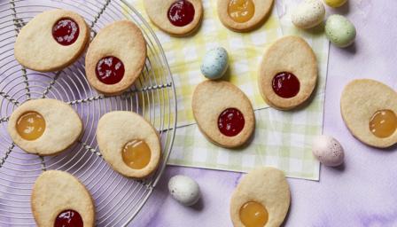 Jammy Easter egg biscuits recipe - BBC Food