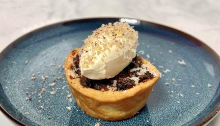 Classic mince pies recipe - BBC Food