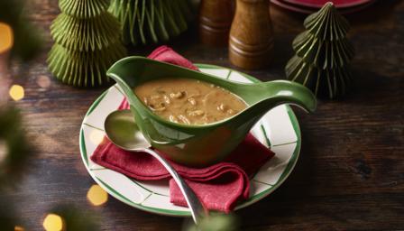 Red wine gravy recipe - BBC Food