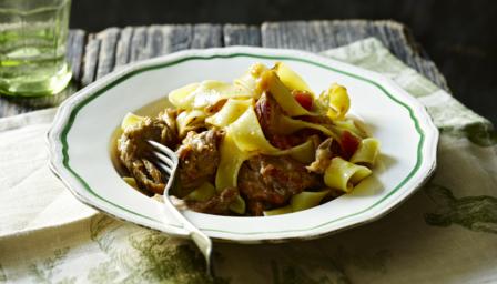 An authentic ragù bolognese recipe - BBC Food