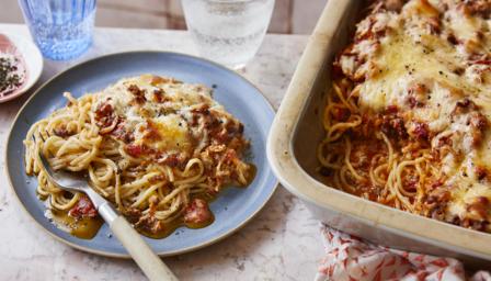 Easy spaghetti bolognese recipe - BBC Food