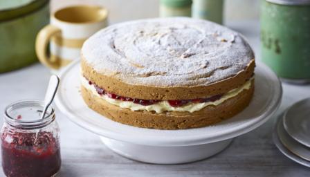 Victoria sponge recipes - BBC Food