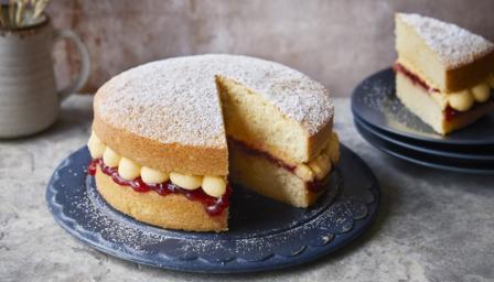 Victoria sponge recipes - BBC Food