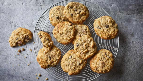 Banana cookies recipe - BBC Food