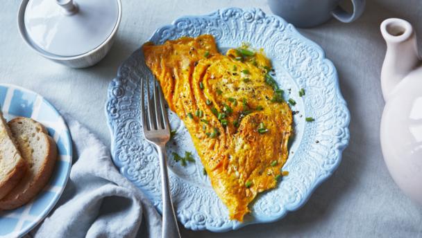 Ultimate English breakfast omelette recipe - BBC Food