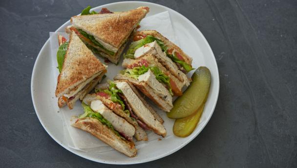 Knockout fish finger sarnies recipe - BBC Food