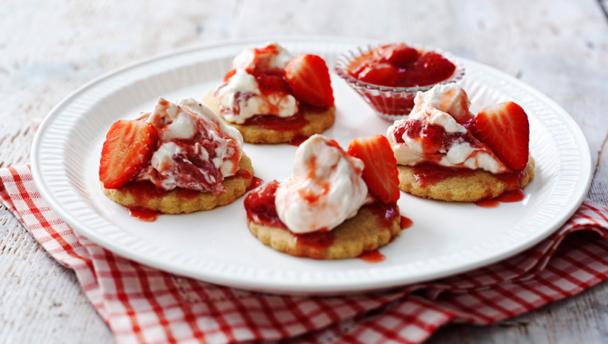 Totally tropical Eton mess recipe - BBC Food