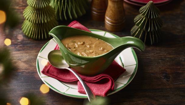 Red wine gravy recipe - BBC Food