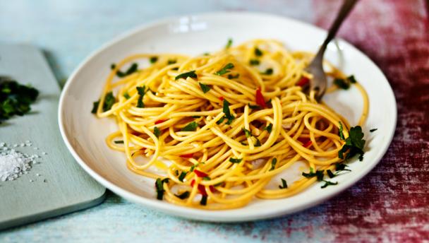 Spaghetti with chilli and garlic - Recipe Archive