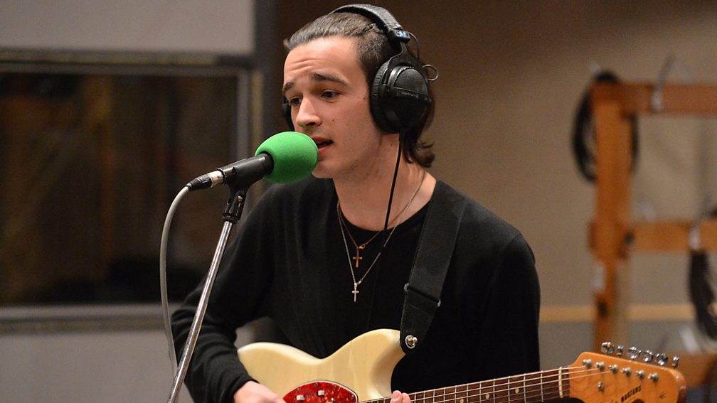 BBC - How The 1975 went from a school covers band to modern pop icons