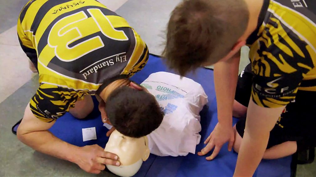 BBC Two - Trust Me, I'm a Doctor, Series 1 - What to do if someone ...