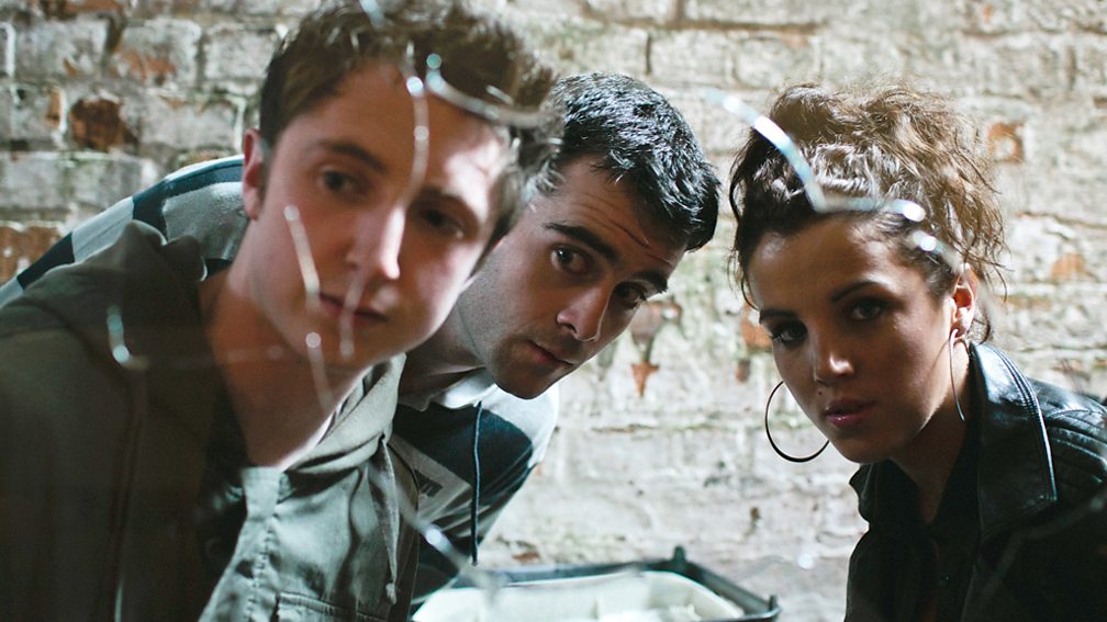 BBC One - 6 Degrees, Series 1, Episode 2, The students plot a break in