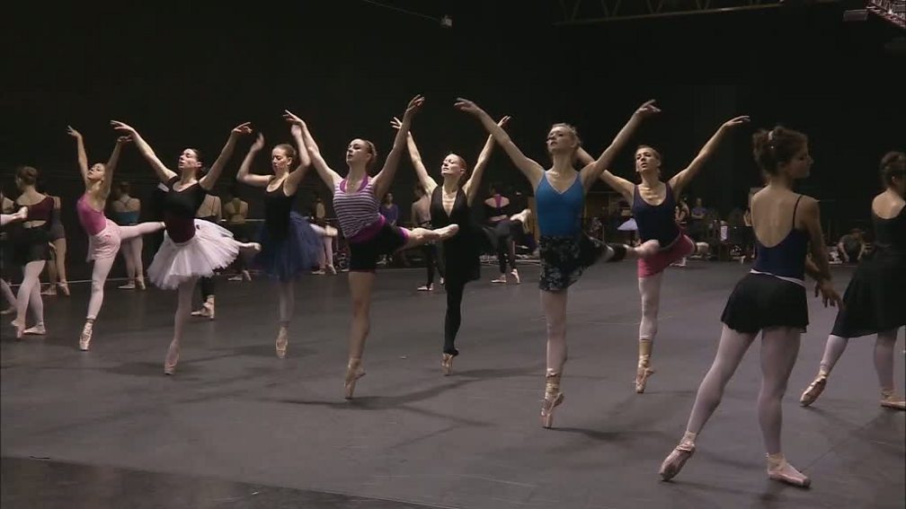 BBC Four - Good Swan, Bad Swan: Dancing Swan Lake