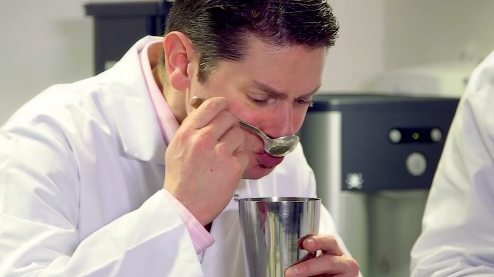 BBC Two - Business Boomers, Coffee Shop Hot Shots, Coffee cup sizes