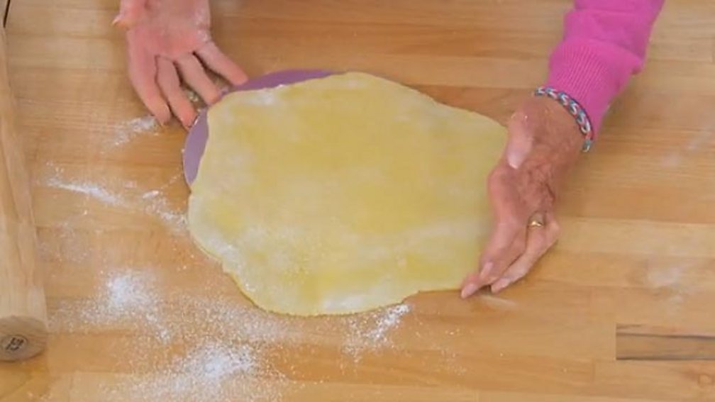 BBC One - The Great British Bake Off, Series 5, Masterclass 3, Shaping ...