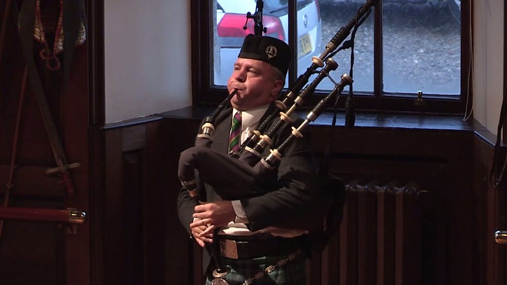 BBC Radio Scotland - Pipeline, 31/10/2015, Angus MacColl plays The Red ...