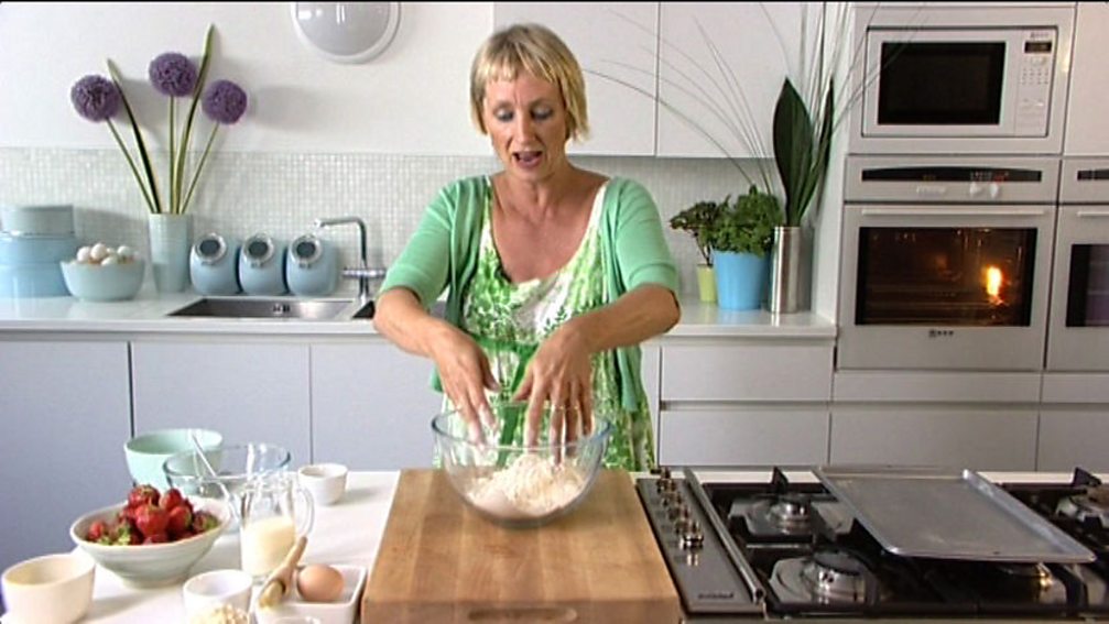 BBC - BBC Food, Techniques, Rubbing in