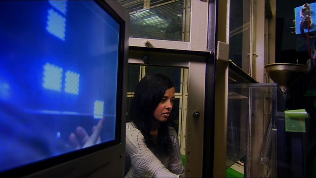 BBC One - Super Smart Animals, Episode 1, Chimp genius