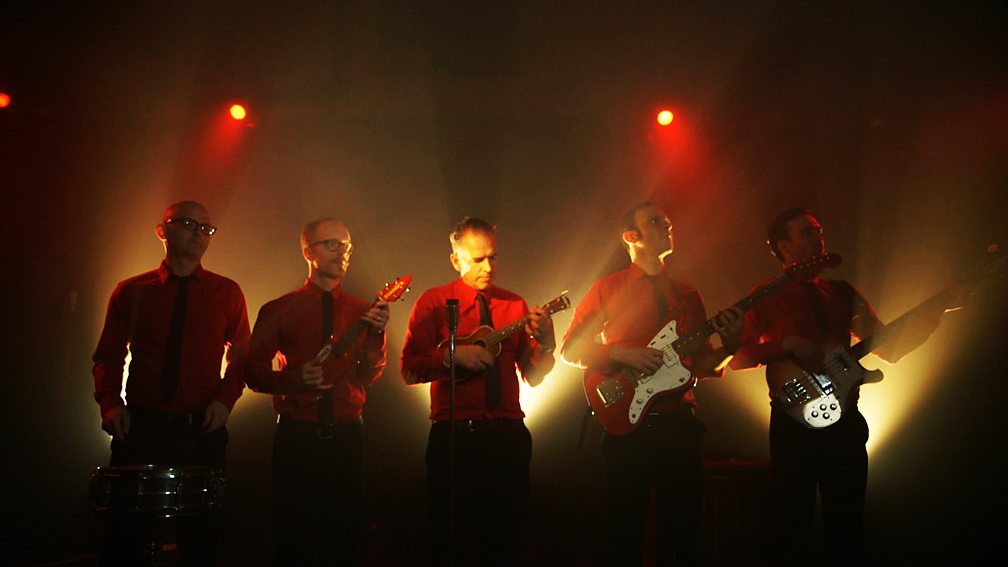 BBC Arts - BBC Arts - 100 Years of the Ukulele in 6 Minutes