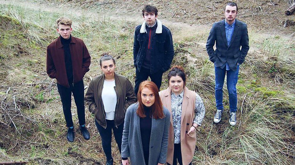 BBC Radio Cymru - Gwybodaeth - Candelas - Rhedeg i Paris