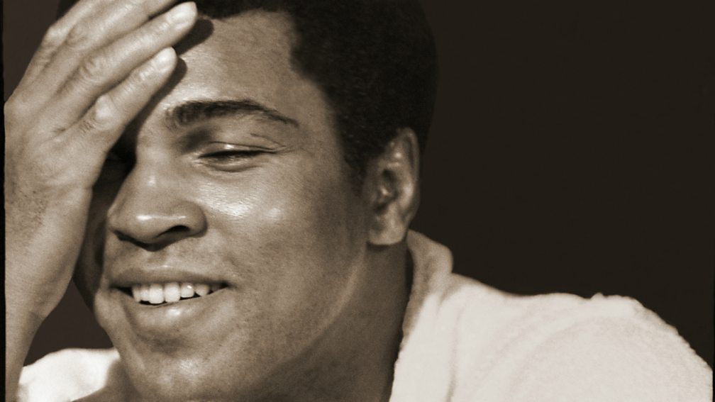 BBC World Service - World Update, Poignant images of Muhammad Ali by ...