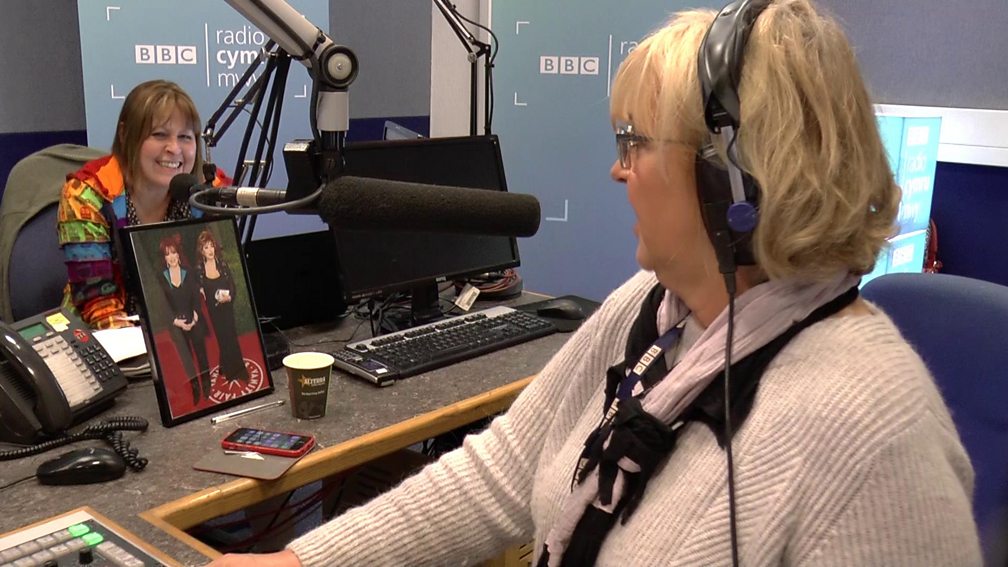 BBC Radio Cymru Mwy - Radio Cymru Mwy, Y Sioe Frecwast, Caryl yn cyflwyno