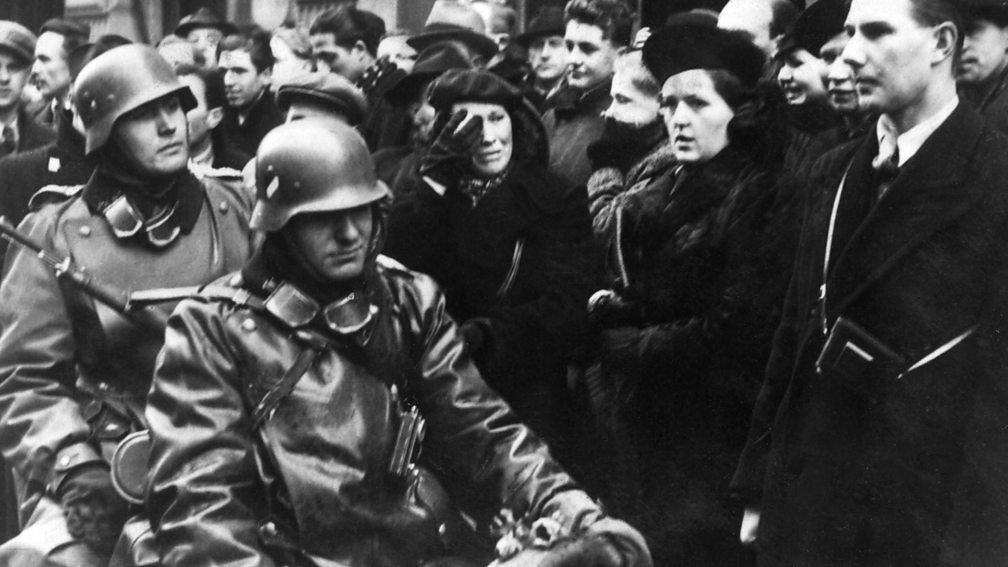 BBC World Service - Witness History, World War Two