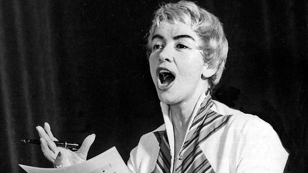 BBC Radio Cymru - Stiwdio gyda Nia Roberts, Dorothy Squires