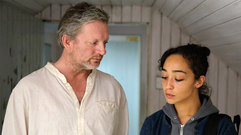 BBC Scotland - Iona, Matthew and Elizabeth welcome Iona home and meet ...