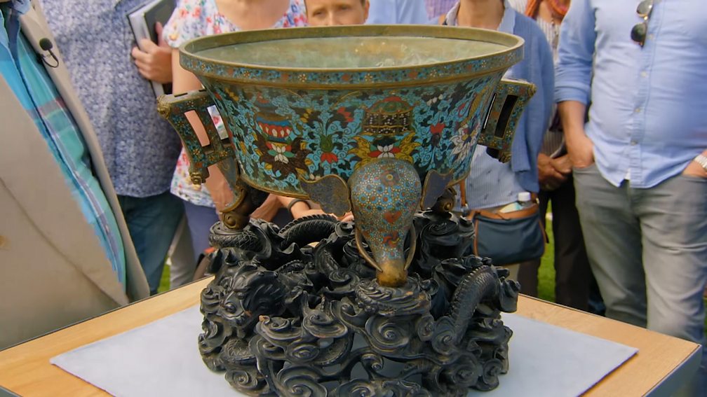 BBC One - Antiques Roadshow - Lars Tharp